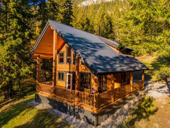360-immersion-deer-lodge-aerial-front-right | Mount 7 Lodges